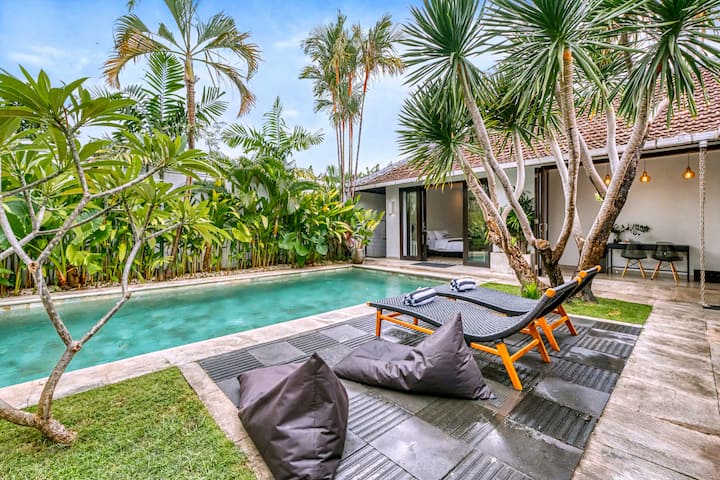 Lush Umalas Escape | Pool, Garden, Prime Spot - Australia