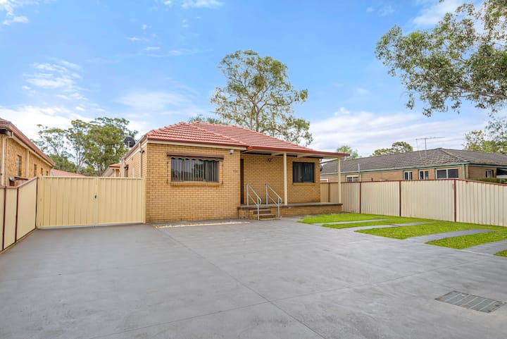 Multi-family Stay — 3 Homes, Kid Friendly - Blacktown