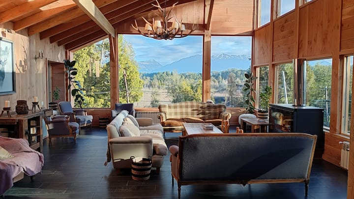 Calida Y Moderna Hosteria A 1 Km Del Centro - Villa La Angostura