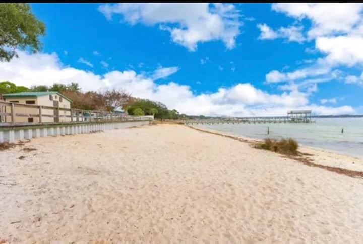 Bay View Cottage | 1-min To Beach - Okaloosa Island, FL