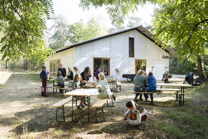 Gebouw Kompas - 20 Personen - Geel