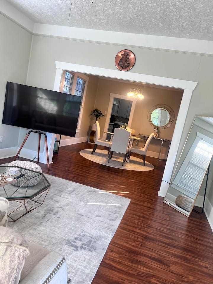 Luxury 2br/2ba Eado Home • 8 Mins To Toyota Center - Houston