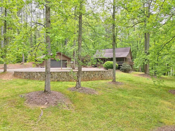 Peaceful Gated Retreat On Murray Cove - Lake Burton, GA
