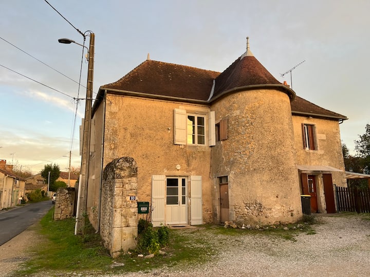Maison De Caractère. - Lussac-les-Châteaux
