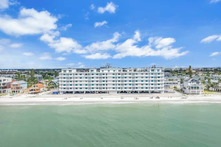 Stunning Gulf Views, Direct Beach Access #513sc - Treasure Island, FL