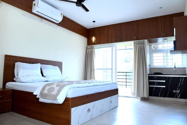 Premium Boutique Studio Room - 2 At Shanthi Nivas - Mysuru