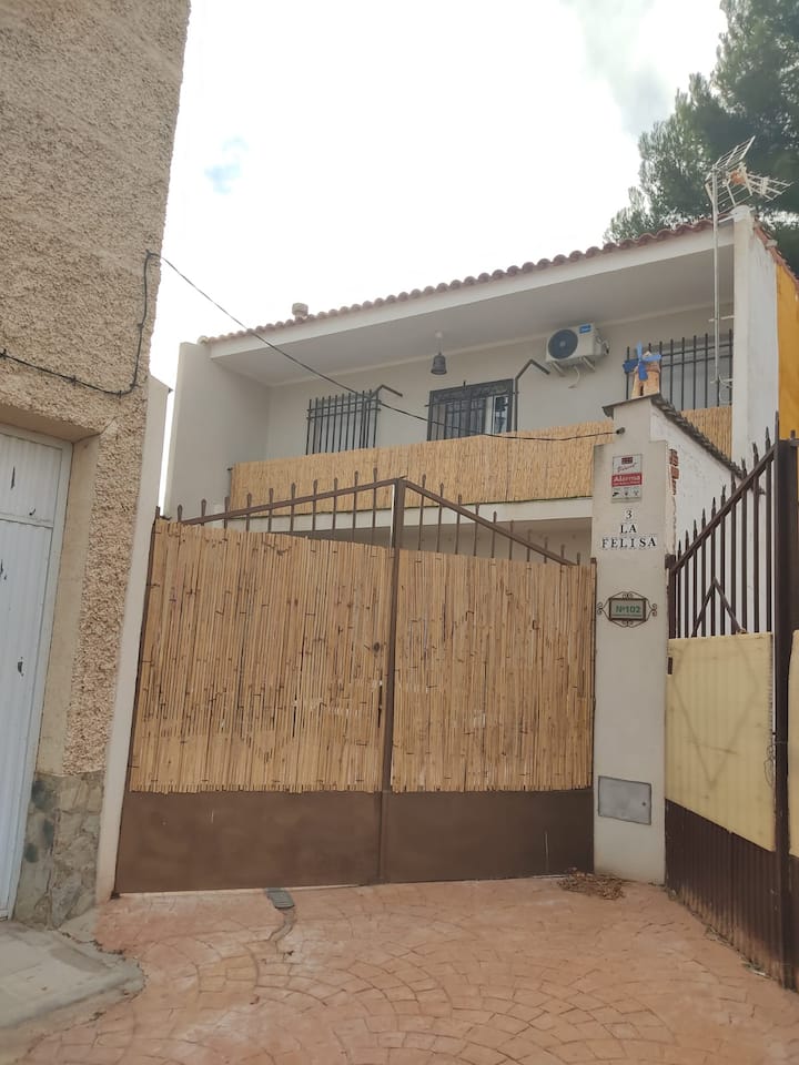 A Las Orillas De Entre Aguas Y Encuentros - Alcázar de San Juan