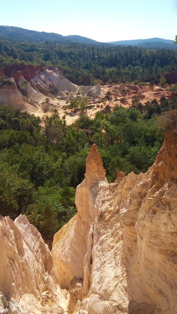 Capitale Du Luberon Logement Entier Avec Terrasse - Apt