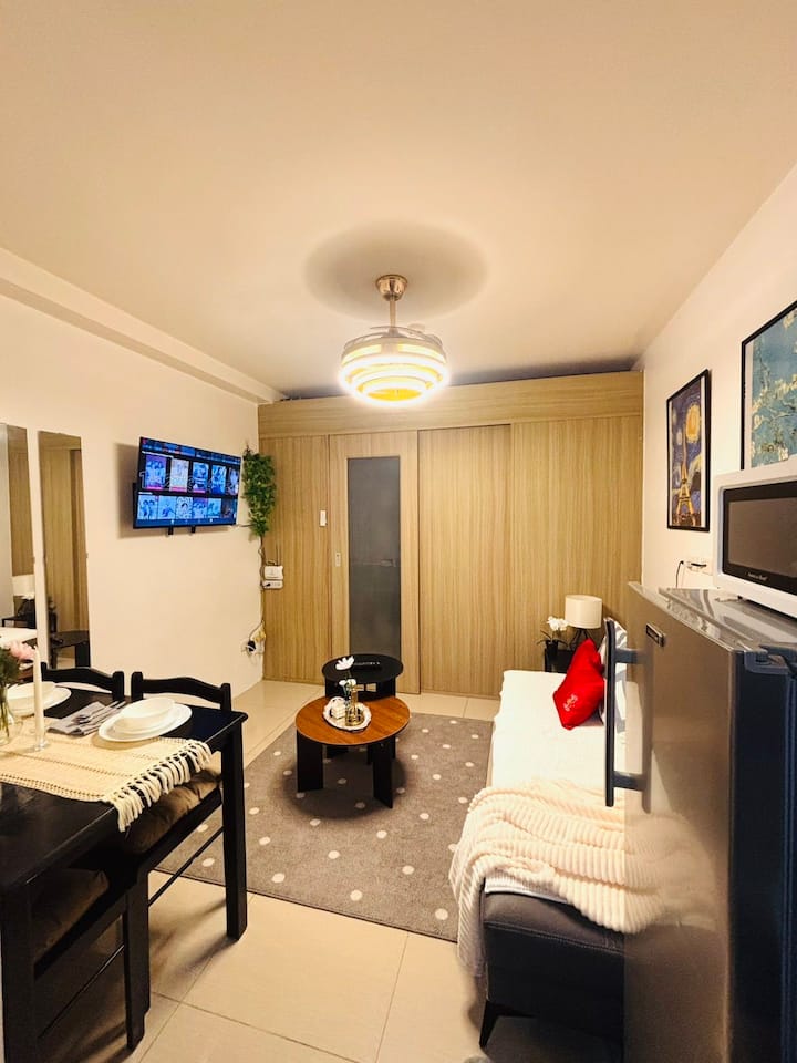 Moa Cozy Deluxe Pool View Near Airport 2-4 Pax - Metro Manila