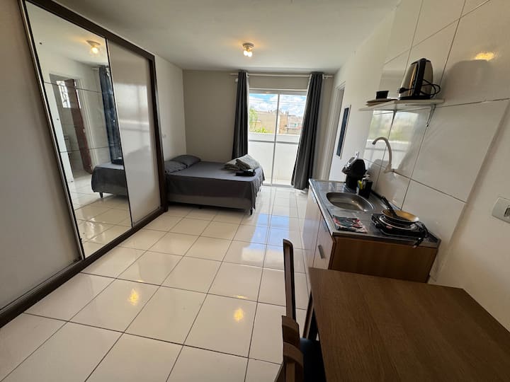 (22) Kitnet Prática Ao Lado Do Aeroporto E Centro - São José dos Pinhais