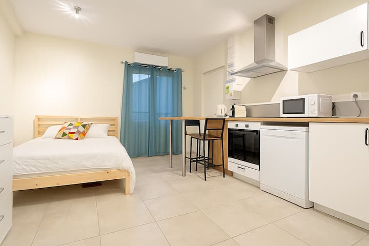 Studio Cosy Avec Jardin, Au Coeur D’oyonnax - Oyonnax