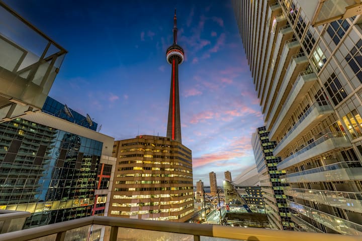 Urban Chic | Downtown Toronto Condo - Toronto