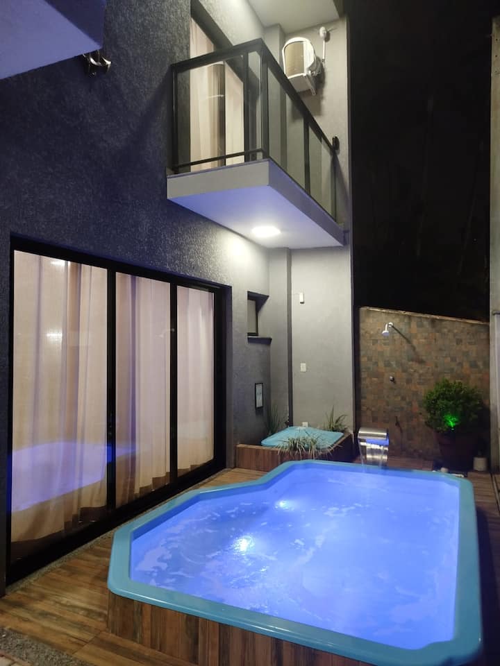 Sobrado A 50 Metros Da Praia Com Piscina - Matinhos