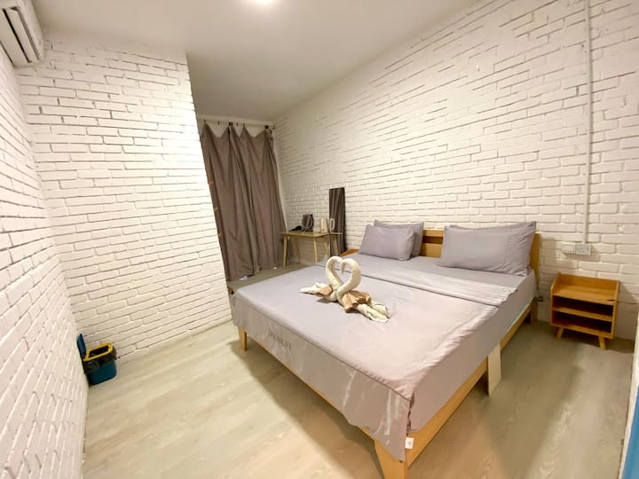 仙本那 归属仓（独卫阳台1.8米大床含早）2 - Semporna