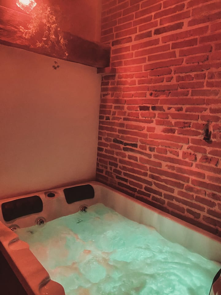 Briques & Bulles /

Spa Privé, Briques & Nature - Montauban