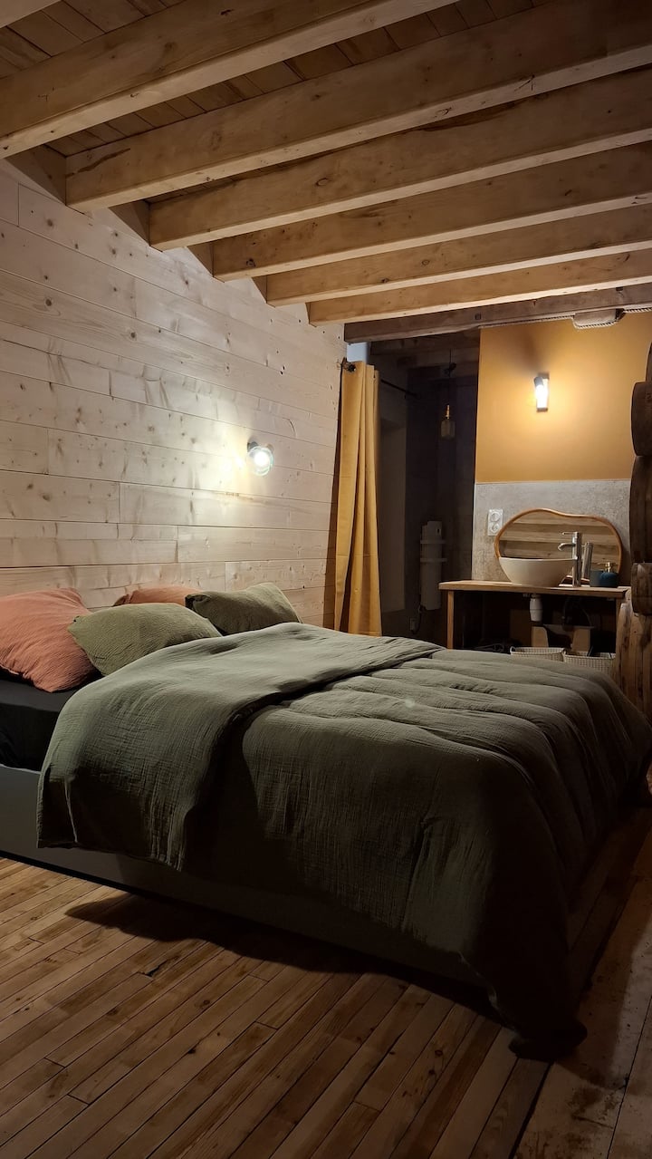 Le Grenier Du Moulin.
Chambre La Pêcherie. - Château-Chalon