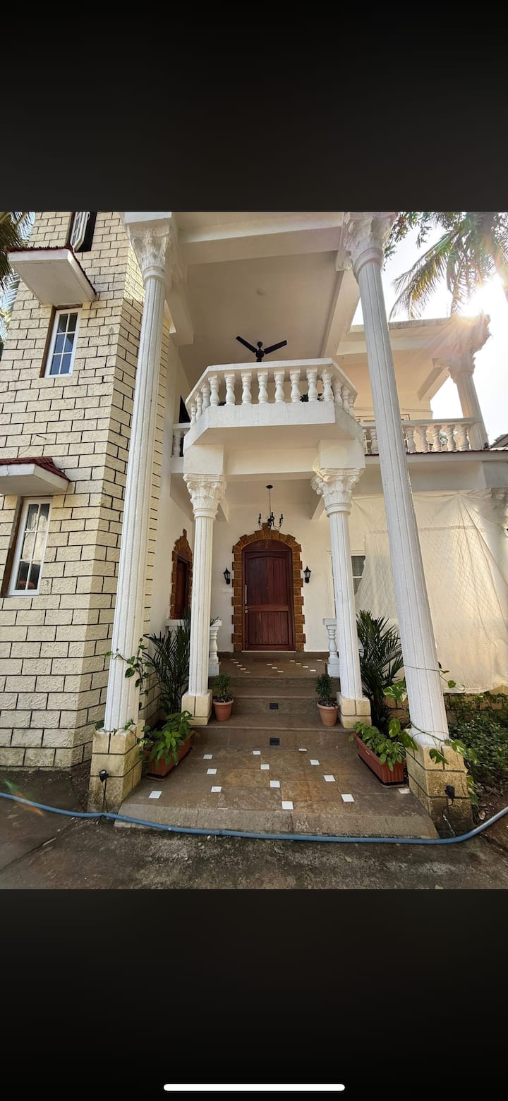 Sunberry House By A/g Stays In Villa With Pool. - Goa