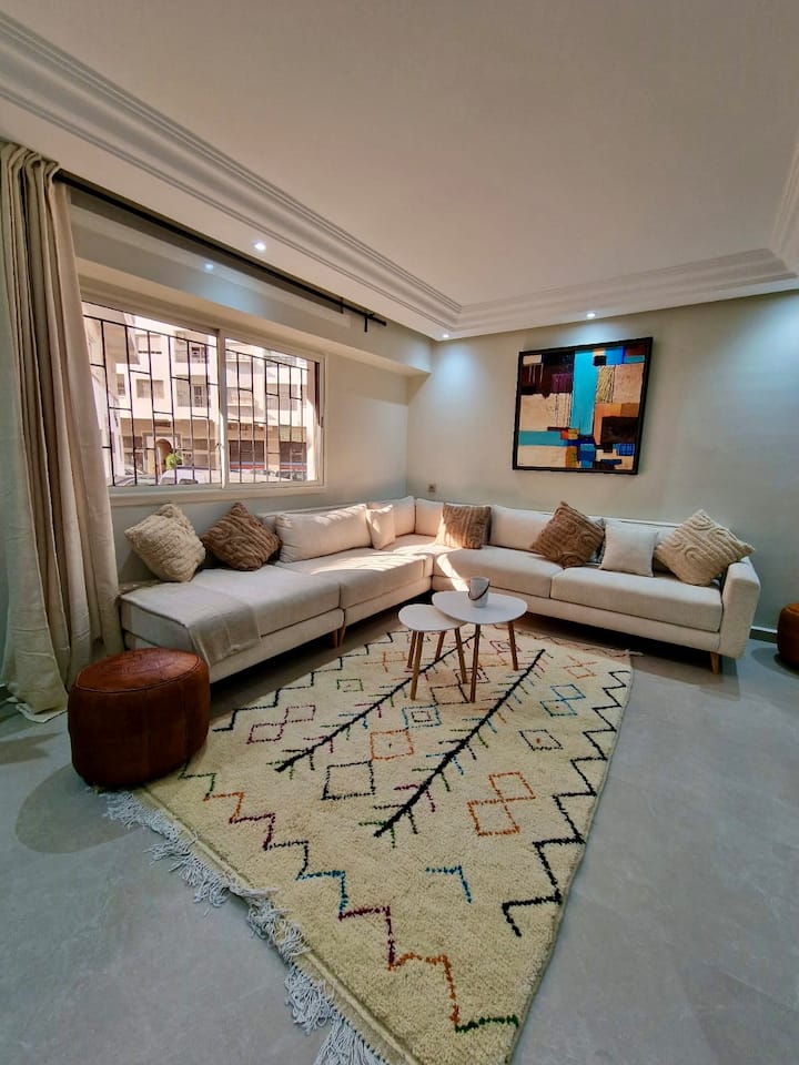 Appartement Moderne Avec Terrasse - Plein Centre - Rabat