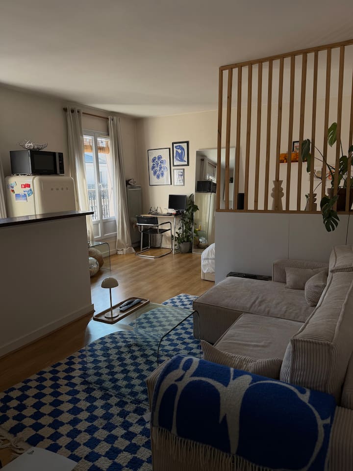 Charmant Studio Avec Balcon - Paris