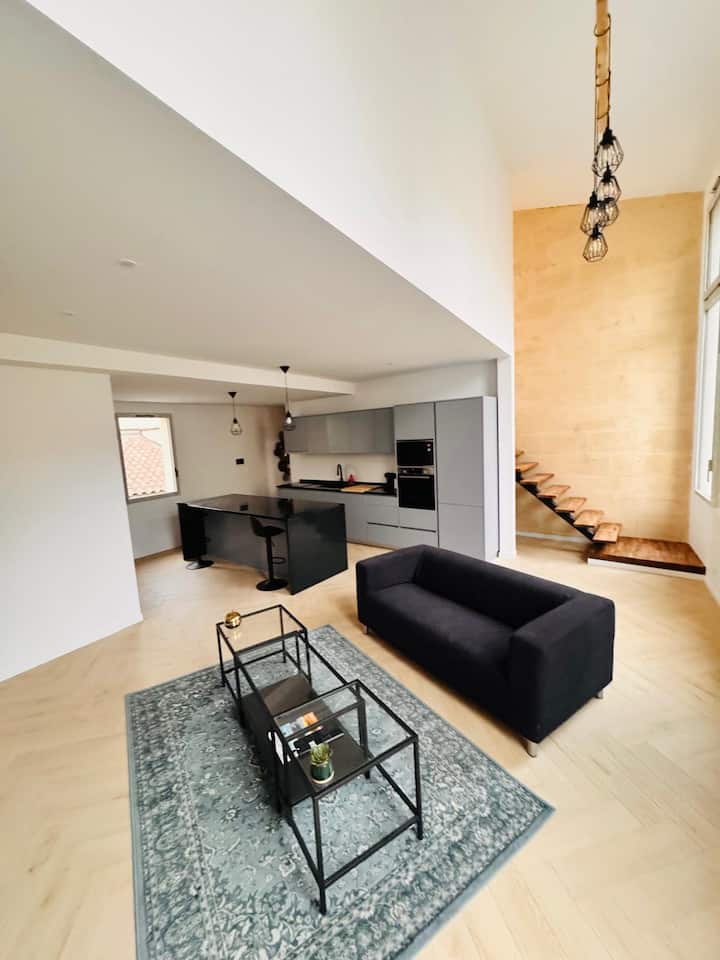 Belle Maison Neuve Avec Une Terrasse - Bordeaux