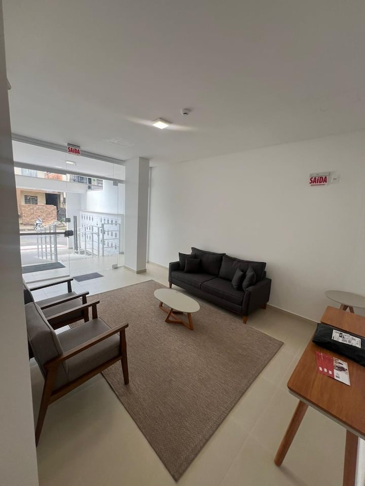 Apto Em Camboriú Com ÓTima Localização - Balneario Camboriú