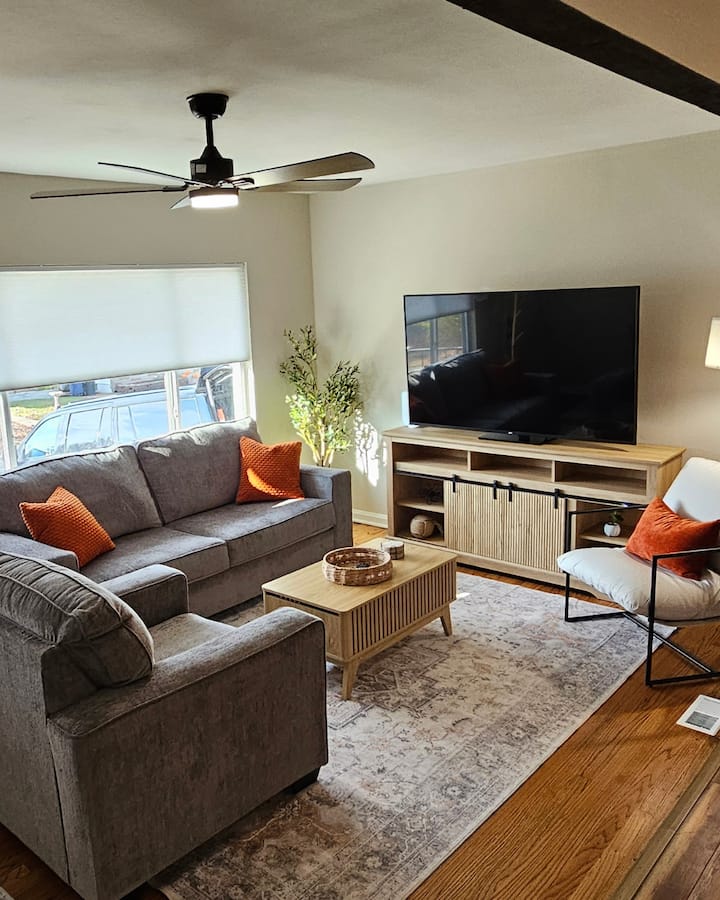 Cozy City Gem: 5* Location - Backyard -Office-gym! - St. Louis, MO