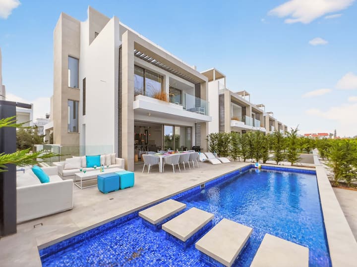 Azure Jade Villa | Luxury Retreat, Private Pool - Famagusta