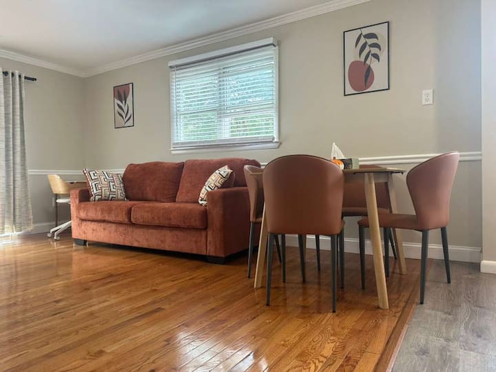Cozy 3br/2ba Family Stay, Petfriendly, Sleeps 9 - Rockville, MD