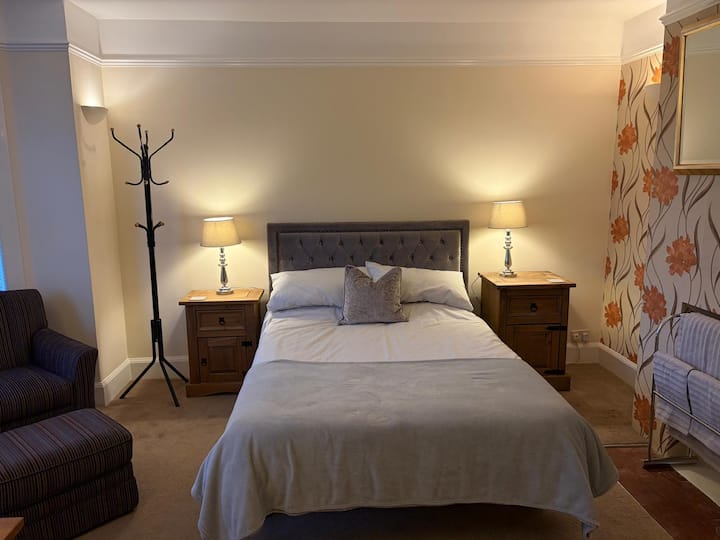 Gatwick Accommodation Stopover, Training & Leisure - Crawley