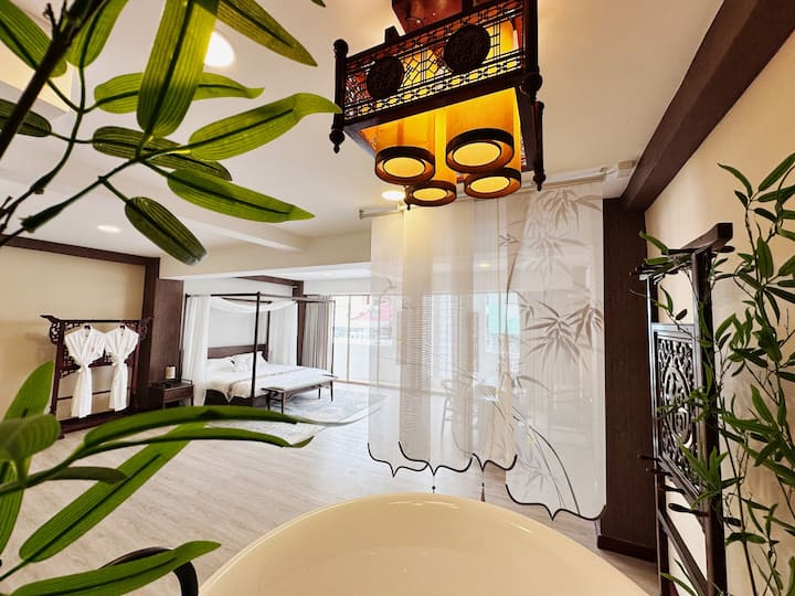 免费早餐&洗衣&寄存｜步行5分钟到唐人街地铁站及songwat｜超大房间+阳台｜超大浴缸｜可住4人 - Bangkok