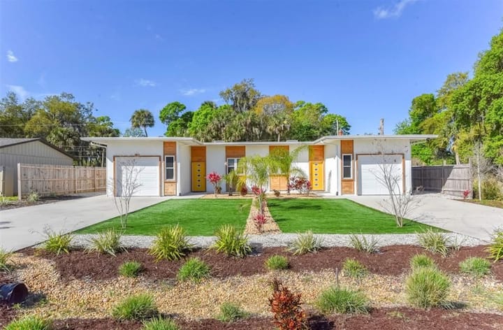 Modern 3-bedroom Home In Prime Location! - Edgewater, FL