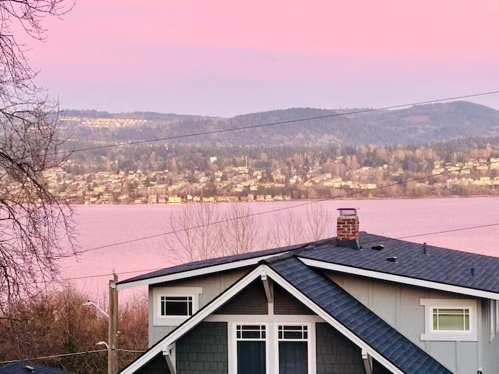The Upper Lake House - Renton, WA