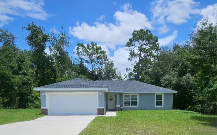 Grey Drift Bungalow - Dunnellon, FL