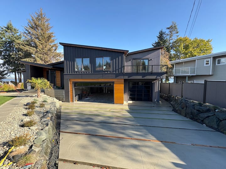 Sunrise Oceanfront Suite - Cumberland