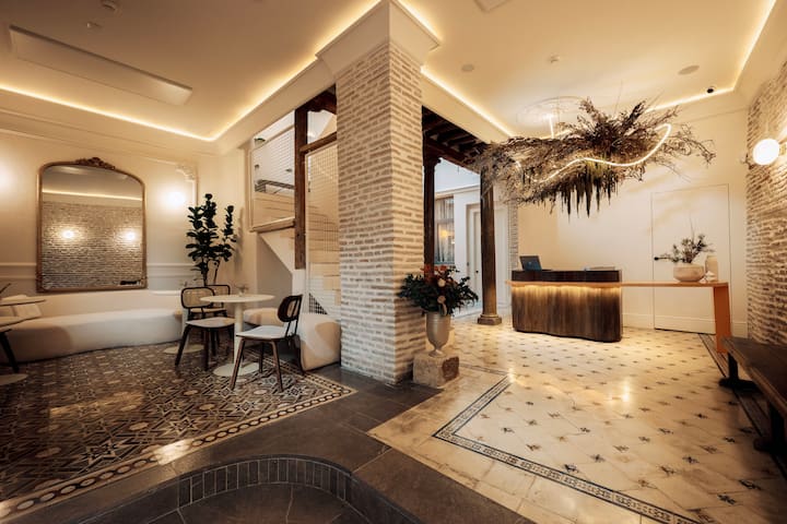 Hotel Boutique Escudo Del Carmen - Granada, España