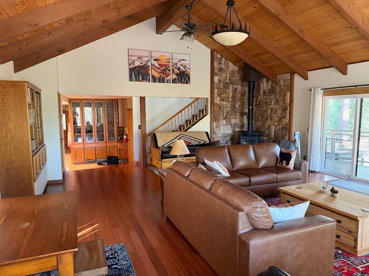 Hilltop Cabin In Arnold - Arnold, CA