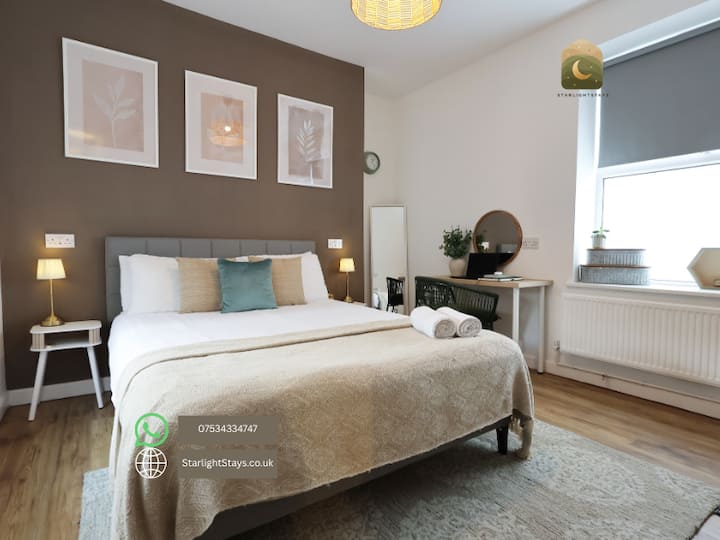 Central Retreat• Free Parking •Work &Leisure Stays - Barry