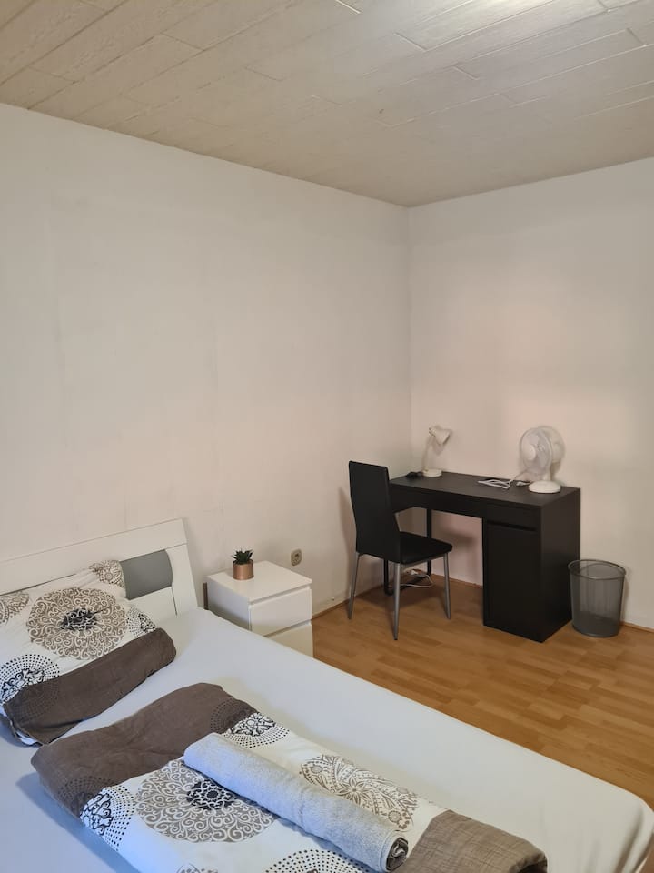 Wohnung Für Gruppe 3-5 - Oberhausen