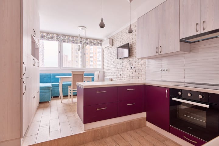 Backup Power! Cozy And Spacious Apartment! - Kiev