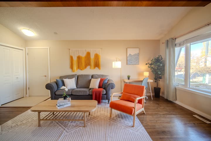Modern 3br Family Home | Central Calgary - Canada