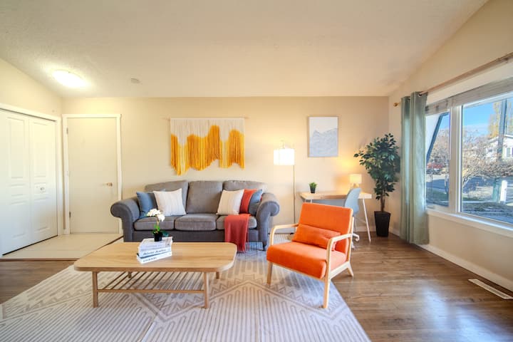 Modern 3br Family Home | Central Calgary - Alberta