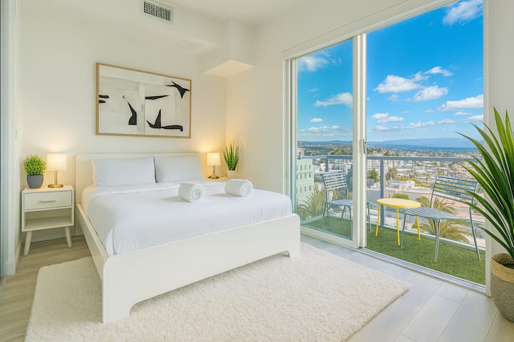 Dream Stay ! 5 Stars Luxury With Parking | No Fees - West Hollywood