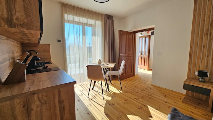 Kertkapcsolatos, Design Stúdió Tihanyban - Tihany