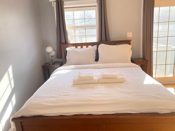 *Cozy Private Suite With En-suite Full Bath - Philadelphia