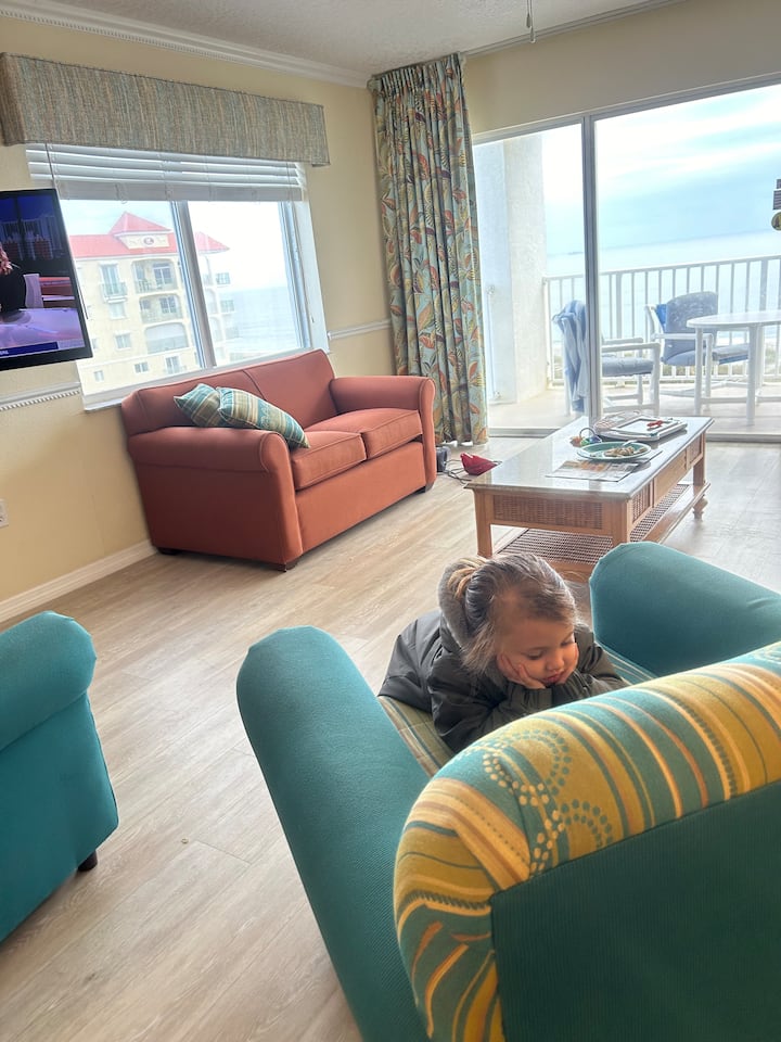 Great Vacation Place To Have Ocean Front Breeze - Cape Canaveral, FL