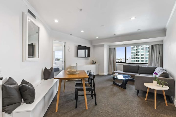 Bright Takapuna Apartment • Modern 1br + Parking - Auckland