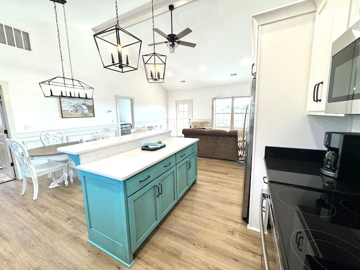 The Black Barrel - Bardstown, The Bourbon Trail - Bardstown, KY