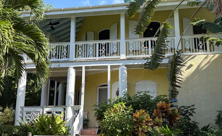 Rose Island Villa - East End