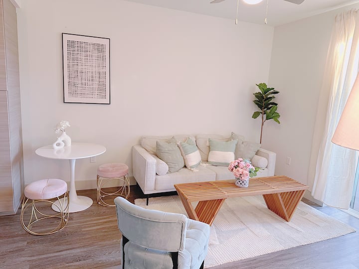 Irvine 1b1b| Jamboree By Dj Plaza Sunshine Apt - Irvine, CA