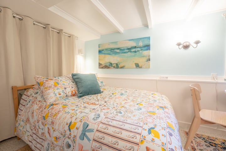 Kits Beach Bungalow - 5 Blocks To The Beach! - Vancouver